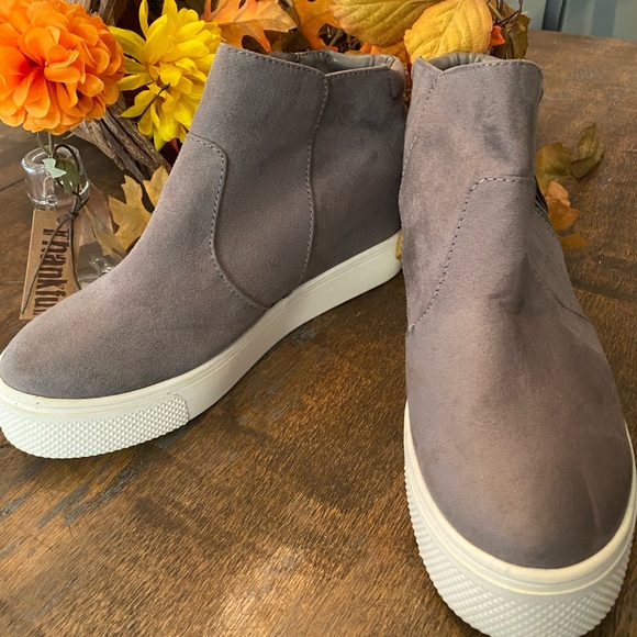 Universal Thread | Shoes | Universal Thread Hightop Wedge Booties New ...